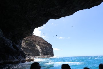 Sea Caves Raft Tours in Kauai | Nā Pali Riders