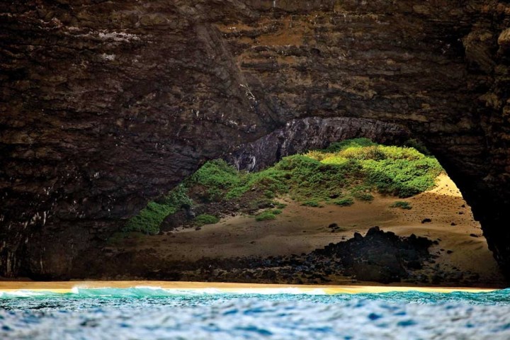 Sea Caves Raft Tours in Kauai | Nā Pali Riders